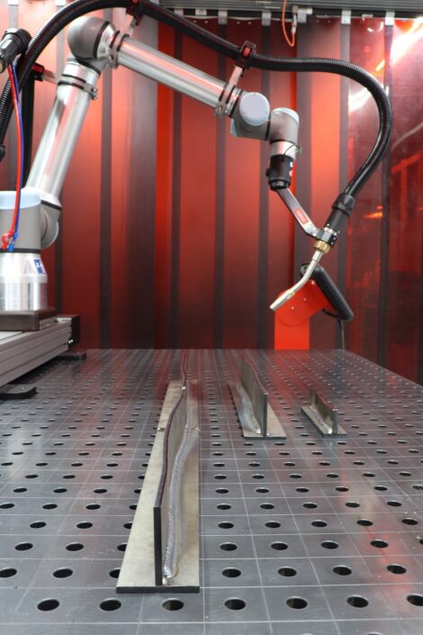 Collaborative and even more efficient welding with the new Cobot Move ...